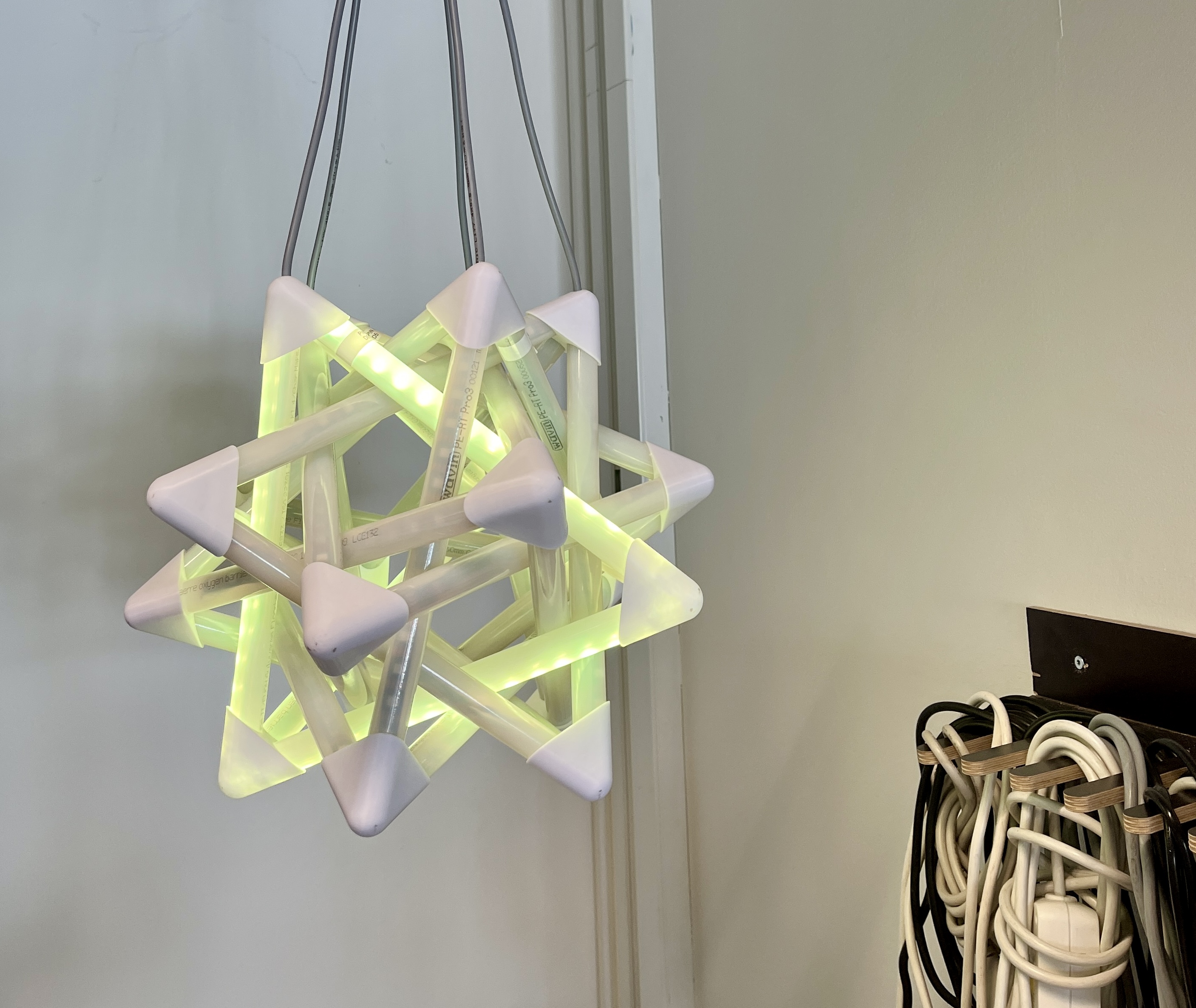 COMPOUND OF FIVE INDUVIDUAL TETRAHEDRA